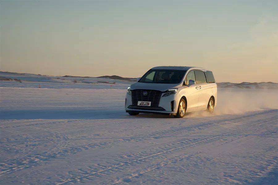 冰雪MPV大乱斗，别克GL8最拉垮？腾势D9和新岚图梦想家谁是“新标杆”？_搜狐汽车_搜狐网