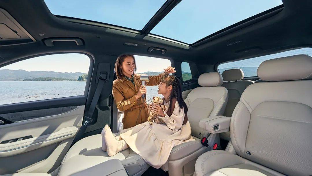 主打“安全·移动的家” 领克新09EM-P 30.78万起售_搜狐汽车_搜狐网