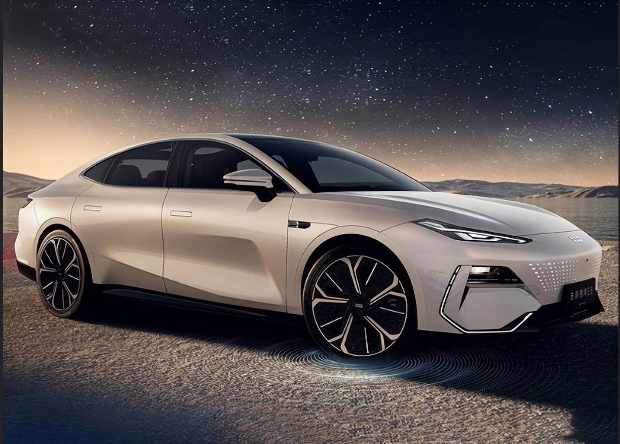 造车新高度，银河E8势不可挡！网友：抢银河E8，一定要用5G网！_搜狐汽车_搜狐网