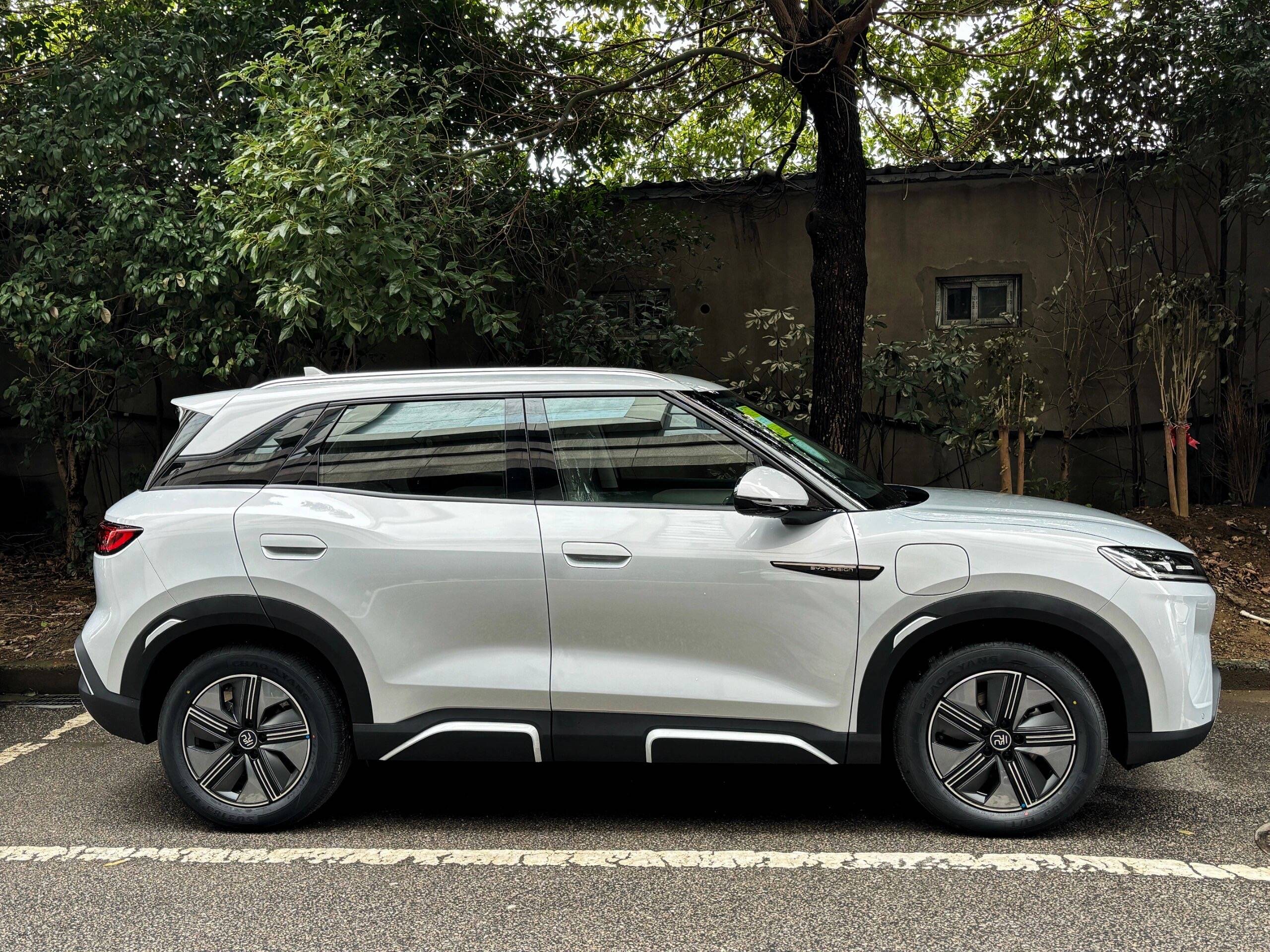 比亚迪元UP到店，配水晶挡把+HUD，续航401km，或11万起？_搜狐汽车_搜狐网