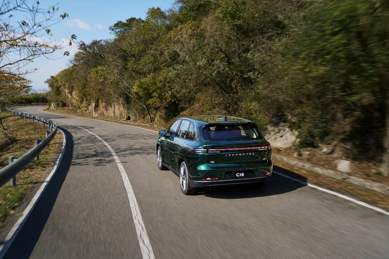 15.18万起，配8295芯片+激光雷达，零跑C10正式开启预售！_搜狐汽车_搜狐网