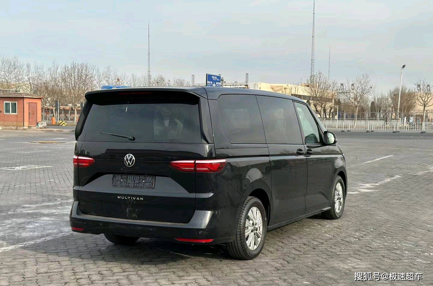 可惜只有“柴油版”，大众迈特威T7抵达国内港口，2.0T+7座_搜狐汽车_搜狐网