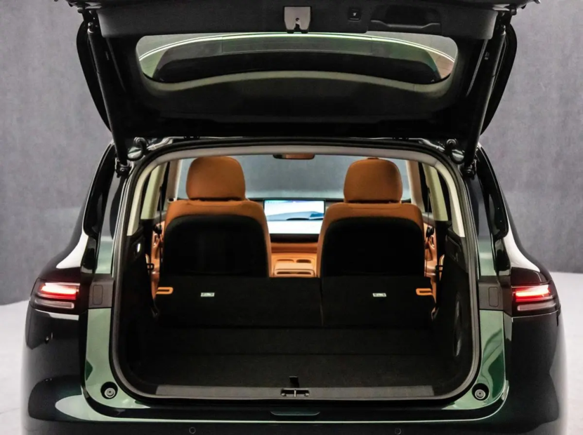 12.88万起，配8295芯片和激光雷达，零跑C10卷成麻花_搜狐汽车_搜狐网