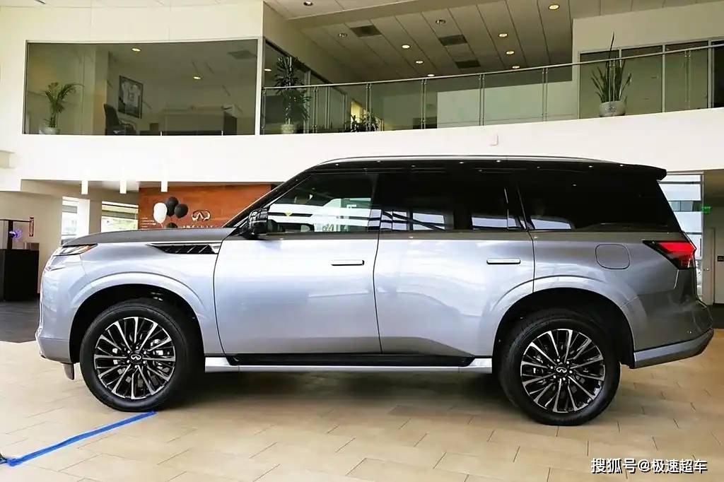 更新换代有点慢！英菲尼迪QX80海外实拍，双涡轮V6+9AT，霸气无比_搜狐汽车_搜狐网