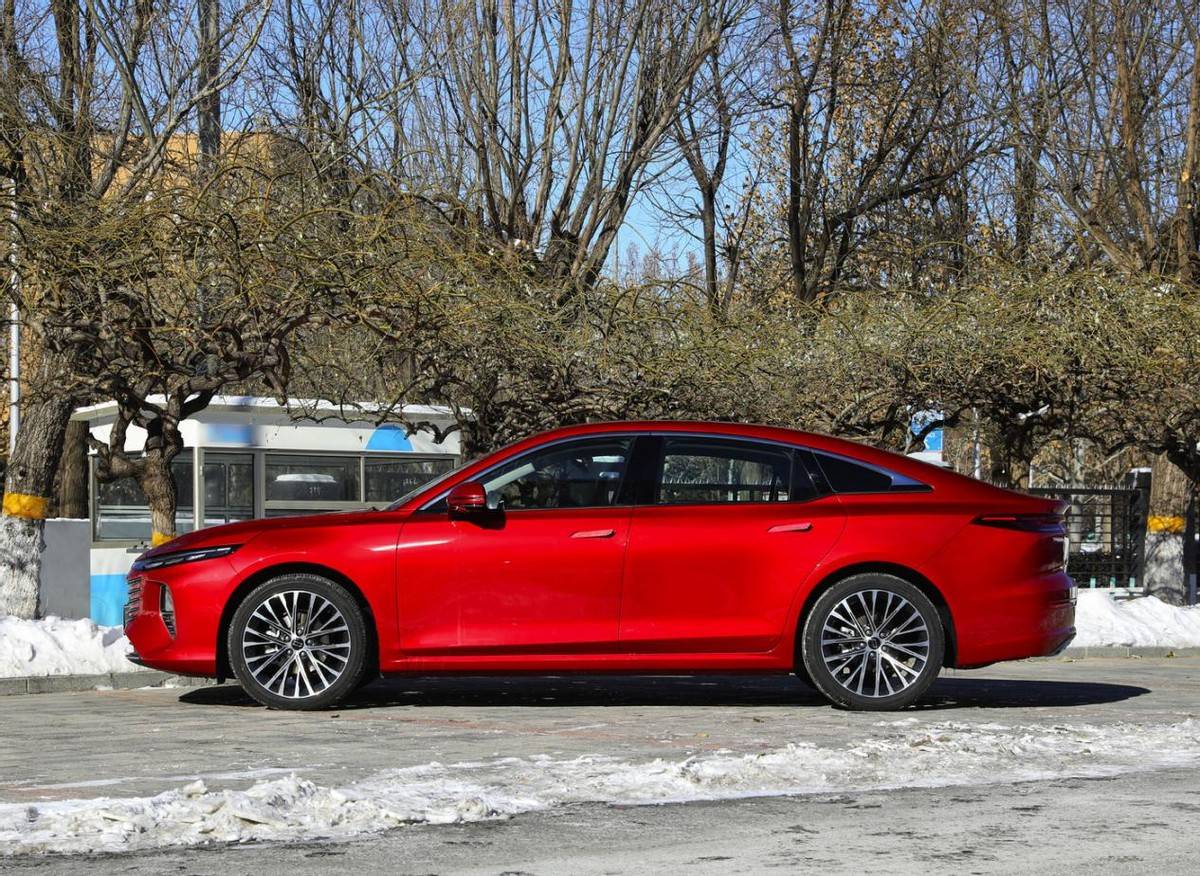 起售价11.59万元，奔腾B70龙腾版正式上市，搭载1.5T发动机_搜狐汽车_搜狐网