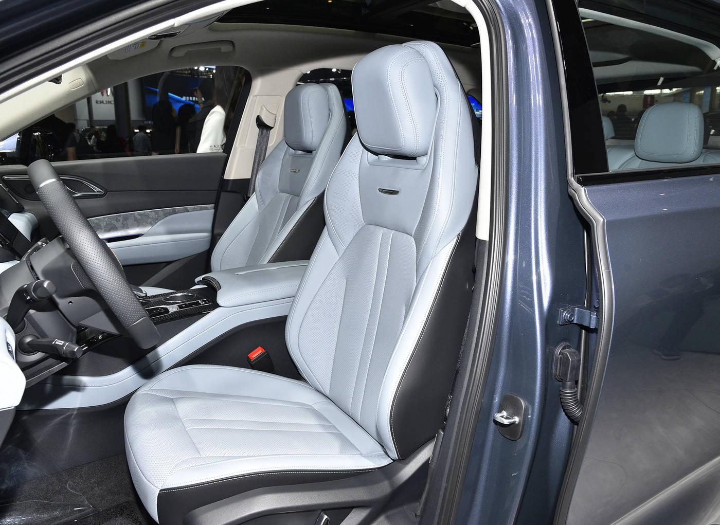 2024北京国际车展：红旗HS3 PHEV亮相展出，搭载1.5T插电混动_搜狐汽车_搜狐网