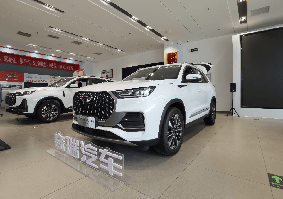 实拍丨瑞虎8PLUS冠军版为何是家用SUV的最佳之选，我来给你答案_搜狐汽车_搜狐网