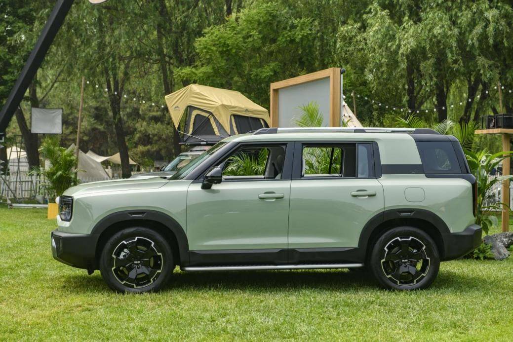 联手张朝阳 命名“不蕉绿”，深混轻野电四驱BJ30仅售9.99万起_搜狐汽车_搜狐网