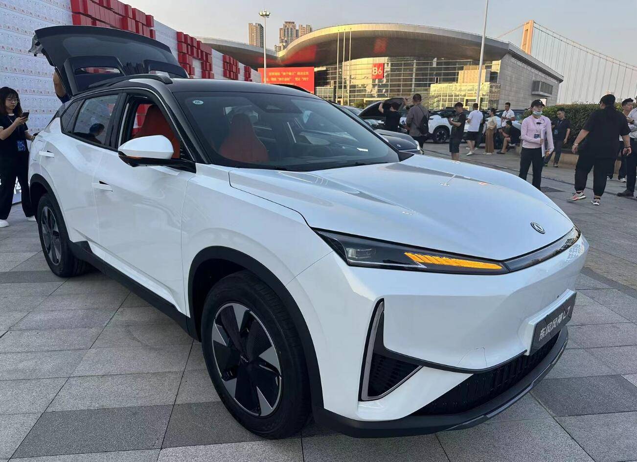 搭载马赫电混PHREV技术 东风风神L7上市 限时抢先价12.49万起_搜狐汽车_搜狐网