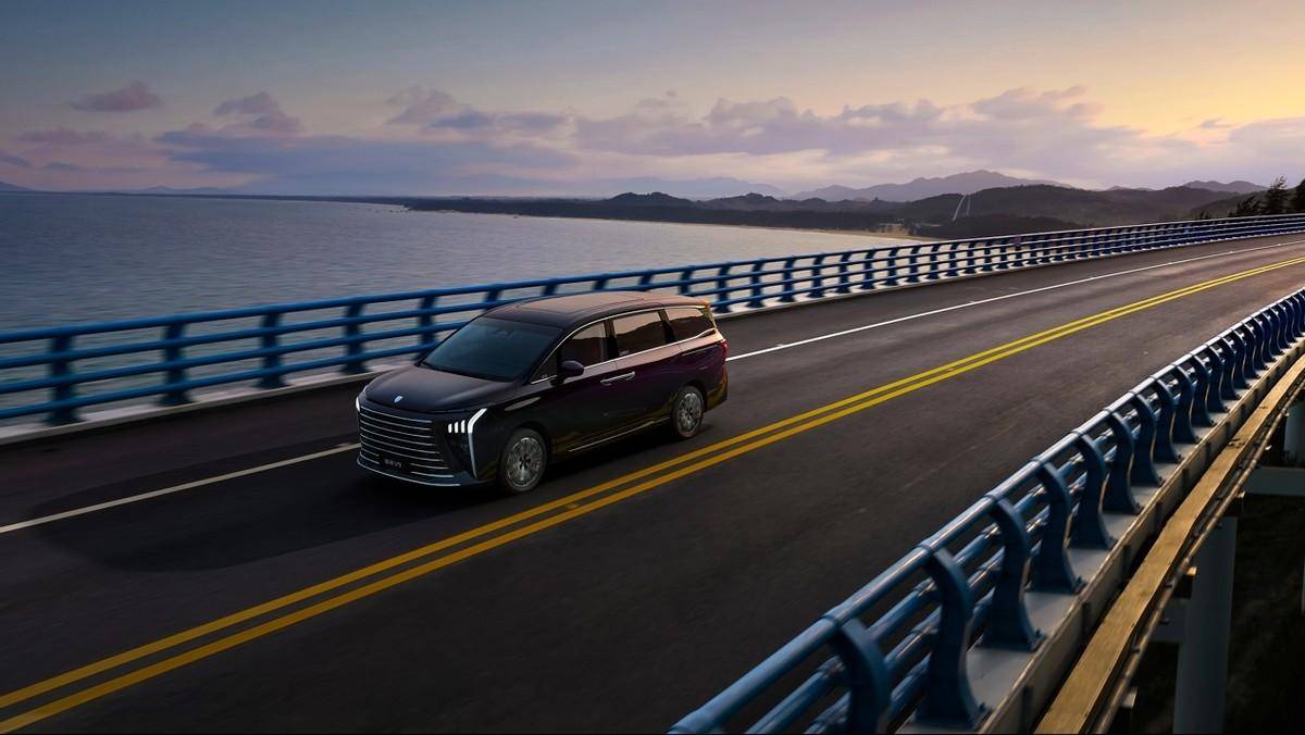 MPV市场又一猛将，1300km长续航+豪华内饰，风行星海V9上市_搜狐汽车_搜狐网