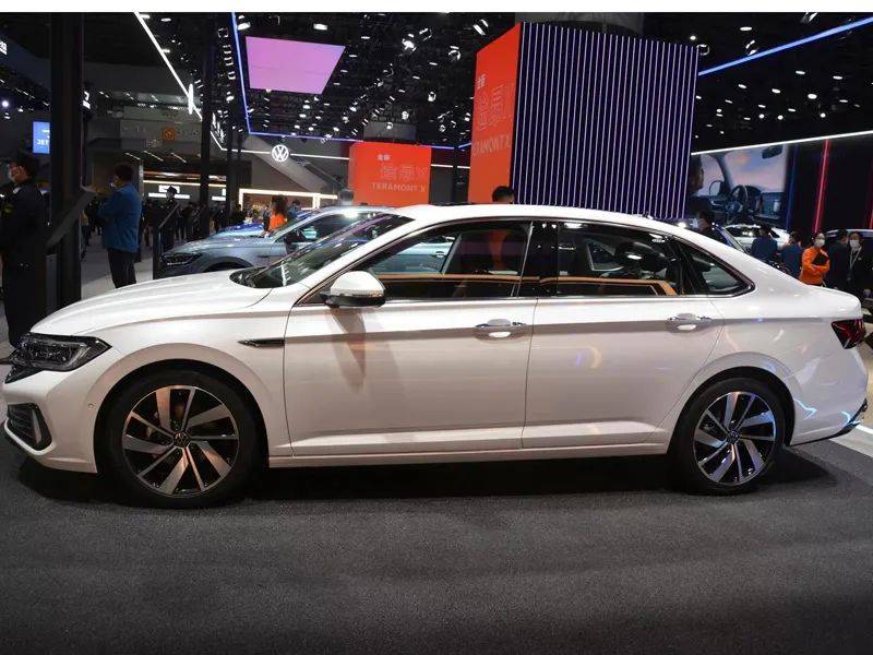 价格不到雅阁、凯美瑞一半，奔腾B70最低售价7.59万？_搜狐汽车_搜狐网