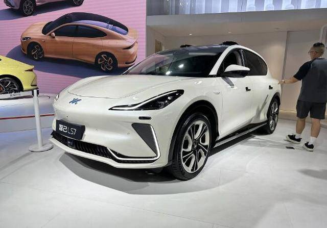 智己LS7 Max价格公布！33.98万起售，搭载2颗激光雷达，内饰有优化_搜狐汽车_搜狐网