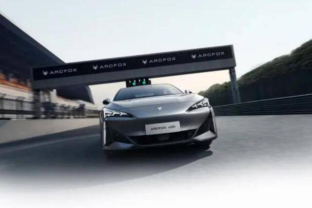 3.7秒破百！极狐阿尔法S5：轿跑颜值，800V超充平台，17.68万元起_搜狐汽车_搜狐网