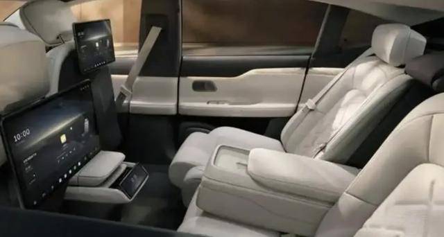 国产旗舰级轿车，车长5160mm，比迈巴赫S级更舒适，还有自动驾驶 - 车迷沙龙