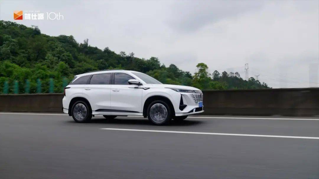 十万级家用SUV对决，新一代哈弗H6和CS75 PLUS谁更值？_搜狐汽车_搜狐网