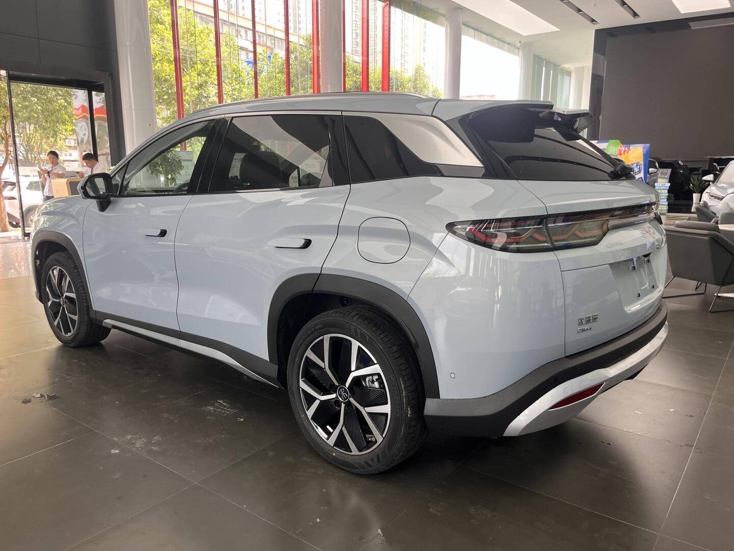 7月25日上市！比亚迪宋L DM-i实车到店，长近4米8+第五代DM技术_搜狐汽车_搜狐网