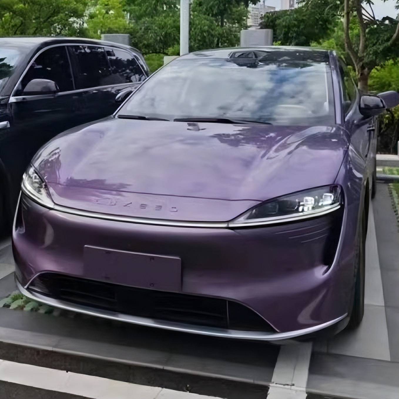 智界R7紫色实车很骚，特斯拉Model Y又有新对手_搜狐汽车_搜狐网