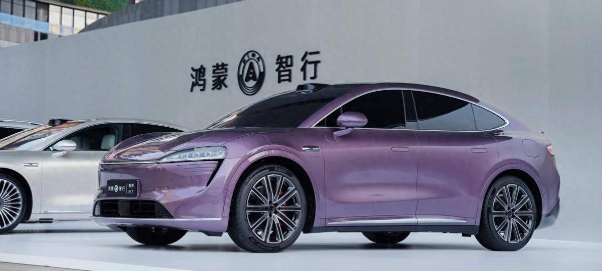 800V+800km！ 超低风阻？智界R7亮相！_搜狐汽车_搜狐网