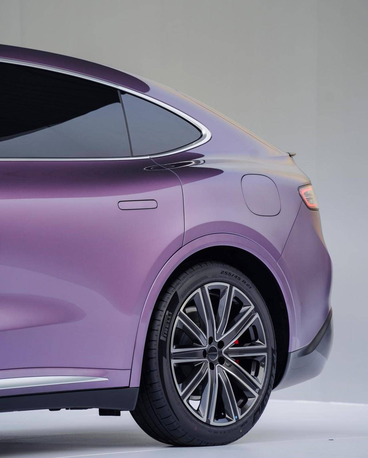 800V+800km！ 超低风阻？智界R7亮相！-智能车-资讯-头部财经