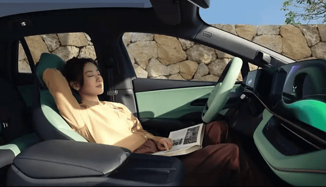 轴距3米 红旗EH7荣耀版上市 22.98万起售_搜狐汽车_搜狐网