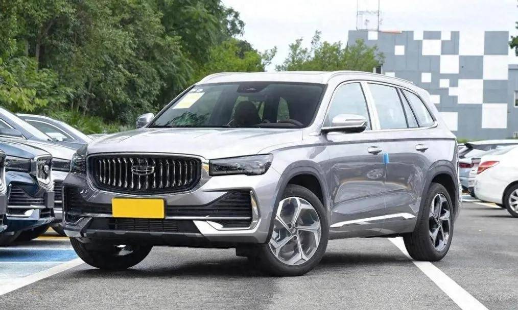 全新吉利车标，正式启用！2.0T+8AT，近4.8米SUV，现款12万！_搜狐汽车_搜狐网