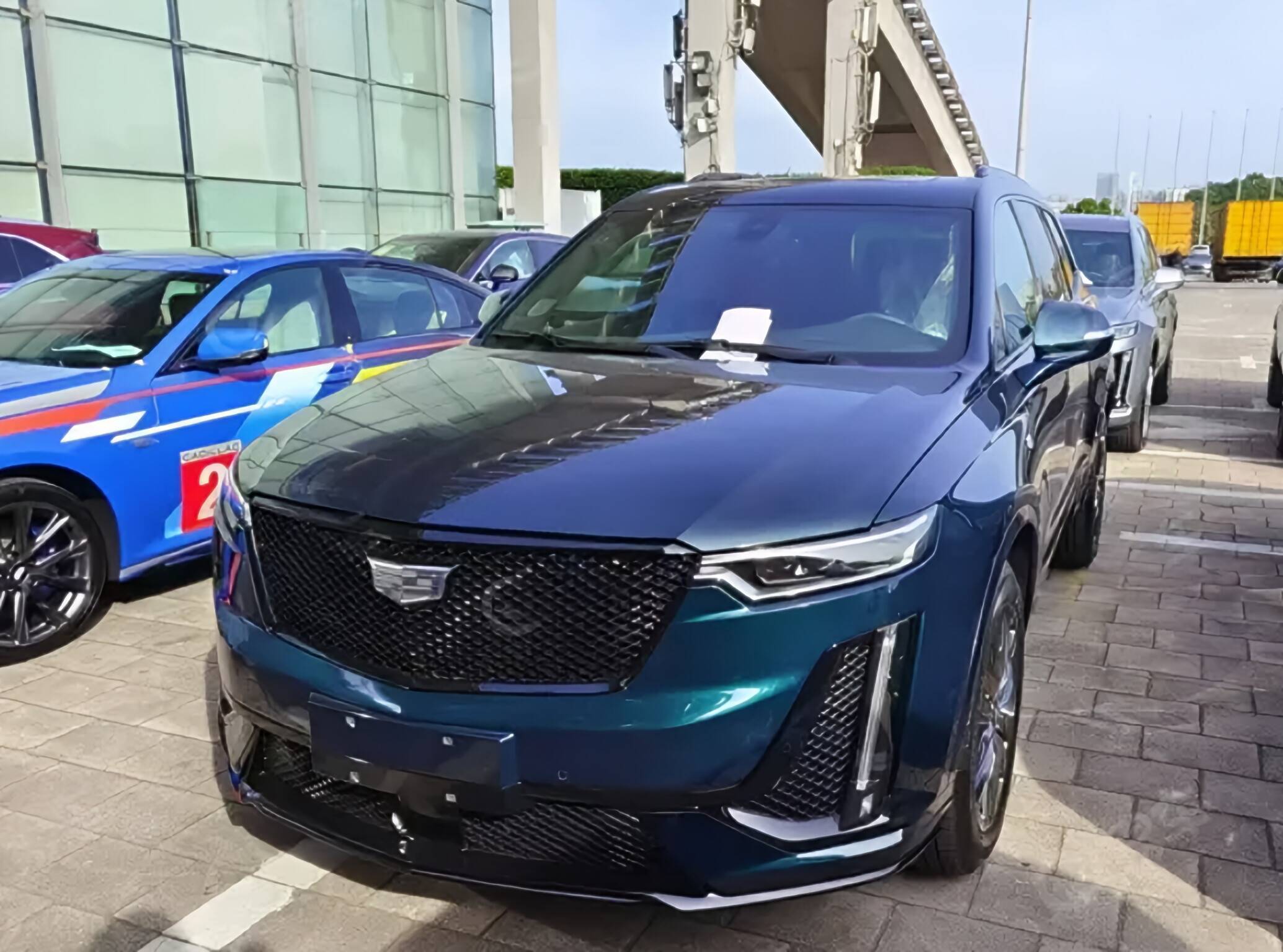 2024广州车展：凯迪拉克新XT6实车亮相，采用全新的熏黑外观套件_搜狐汽车_搜狐网