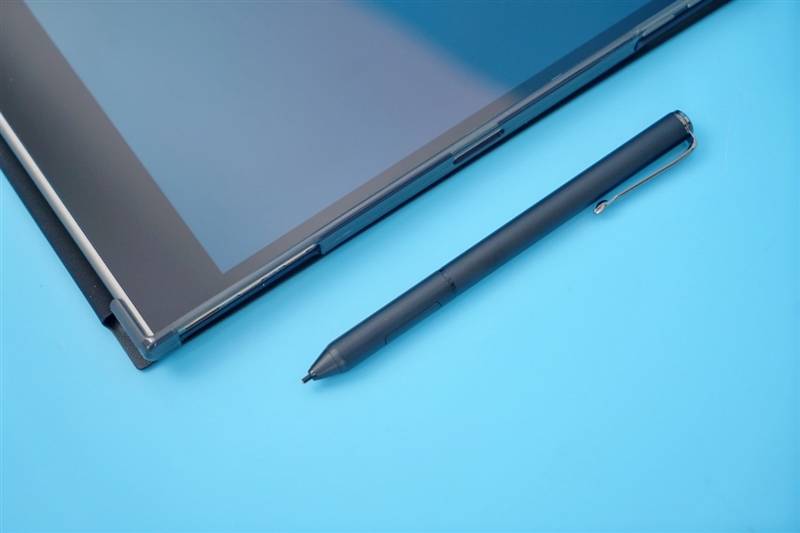 奢华4K OLED面板！INNOCN Q1U便携显示器评测：生产力副屏 更是游戏机绝配_便携式_操作_Type-C