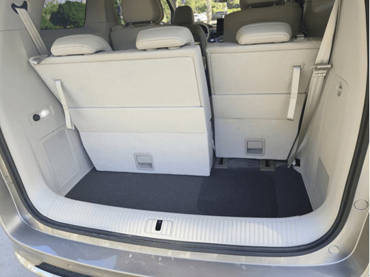 试驾荣威iMAX 8 DMH新陆尊：多项GL8同源技术，20万插混MPV新选择_搜狐汽车_搜狐网