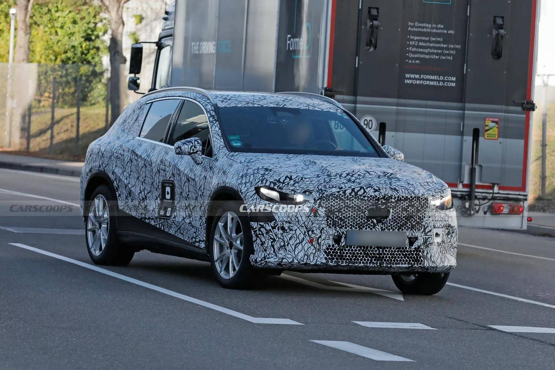 导入800V架构10分钟补充300公里！奔驰 全新 GLC EV 测试车现踪_搜狐汽车_搜狐网