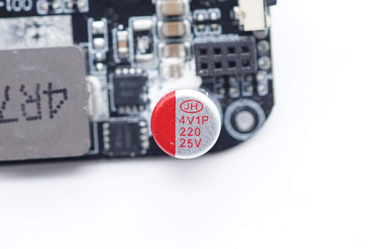 智融科技SW6306移动电源SOC方案获倍思采用，30W磁吸无线充电宝拆解_产品_设计_机身