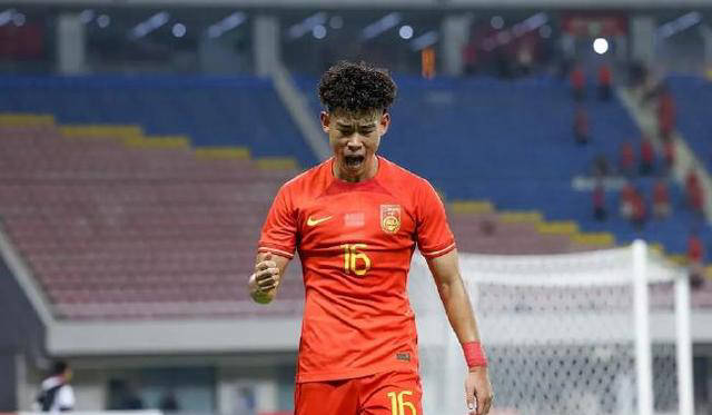 中国U21男足20轻取伊朗U20，展现出色实力_何小珂_进攻机会_鲍盛鑫