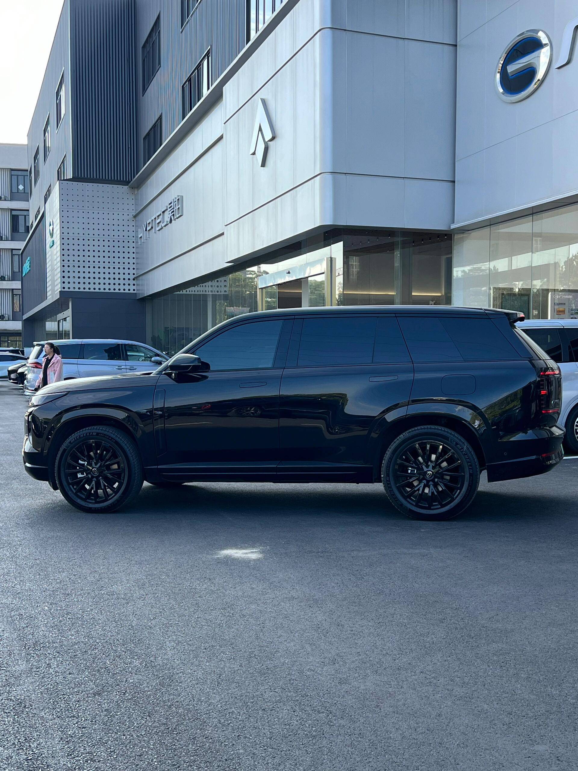 广汽传祺S7实车到店，大过唐DM-i+高阶智驾，续航超1000km+四驱_搜狐汽车_搜狐网