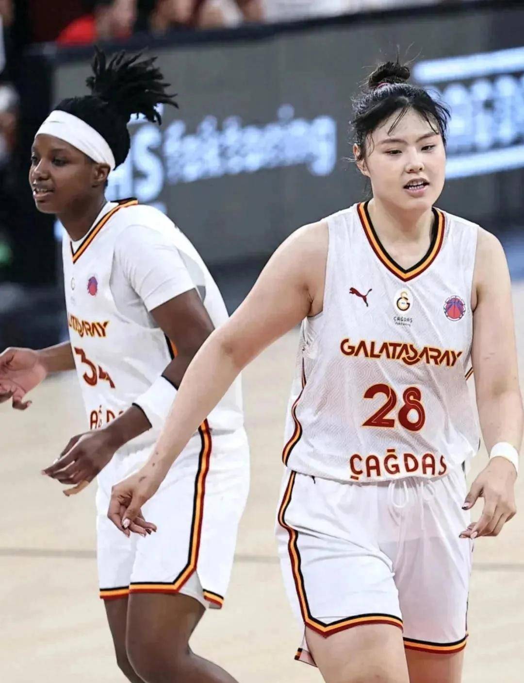 六战六胜！李月汝惊艳发挥，领衔土超豪门挺进欧女杯16强！_加拉塔萨雷_比赛_WCBA