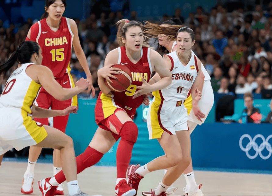 中国女篮最强阵容揭晓！郑薇发掘新星，张敬一与张子宇或被重用_周期_WCBA_1