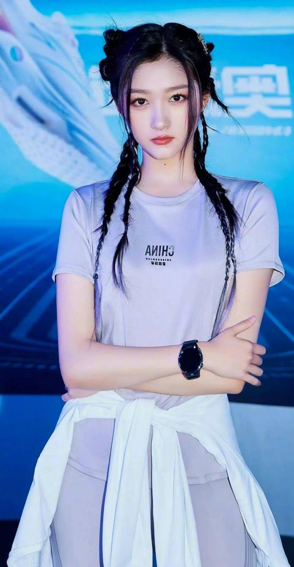 身高1米72关晓彤紧身瑜伽服，好酷！这大体格子鹿晗有福了 -6parkbbs.com