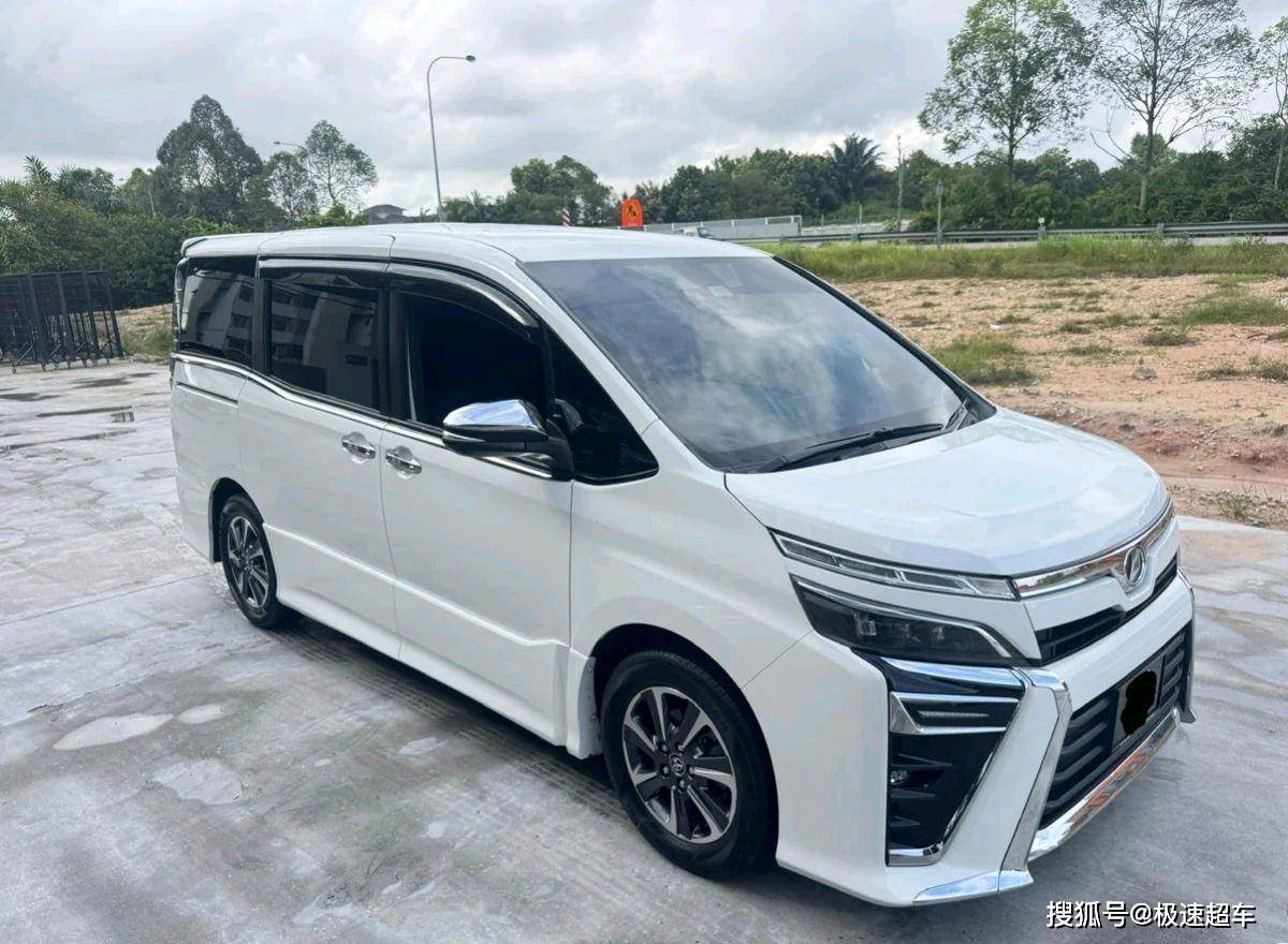 10万级丰田7座mpv来了，丰田VOXY实车曝光_搜狐汽车_搜狐网