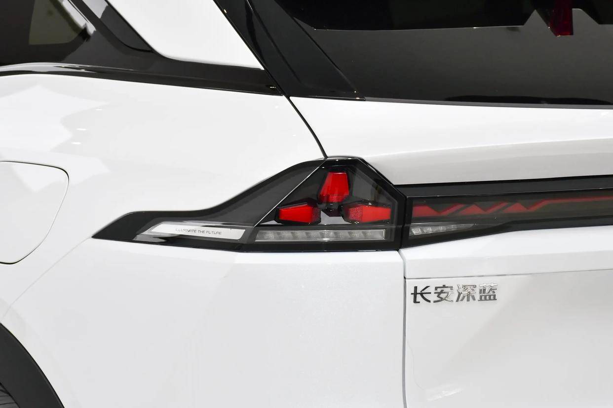 长安不负众望！降到11.99万，轴距2米9，续航1200km，不比宋L香？_搜狐汽车_搜狐网