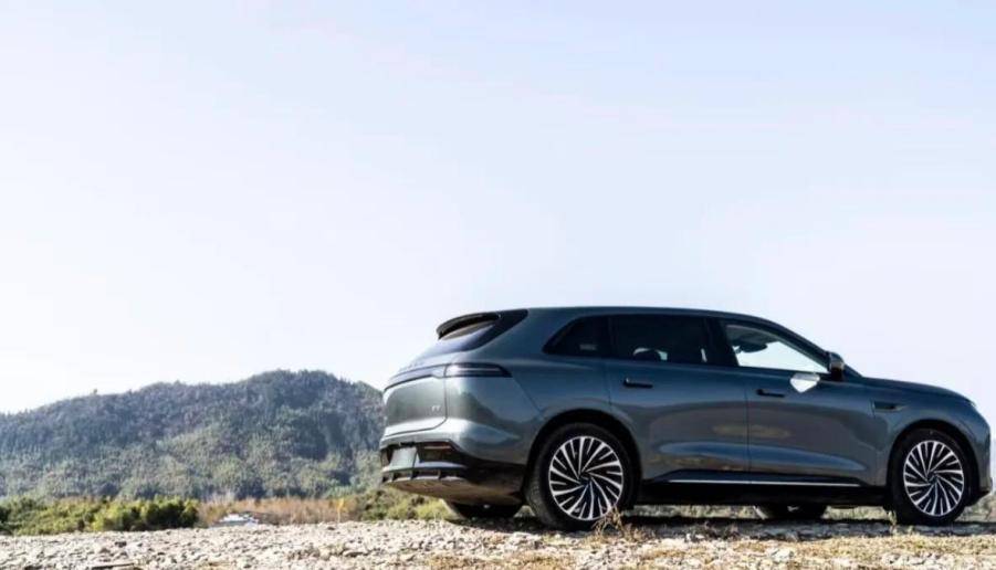 星纪元ET与理想L7：新能源SUV的巅峰对决，谁将问鼎续航与性能之冠？_搜狐汽车_搜狐网