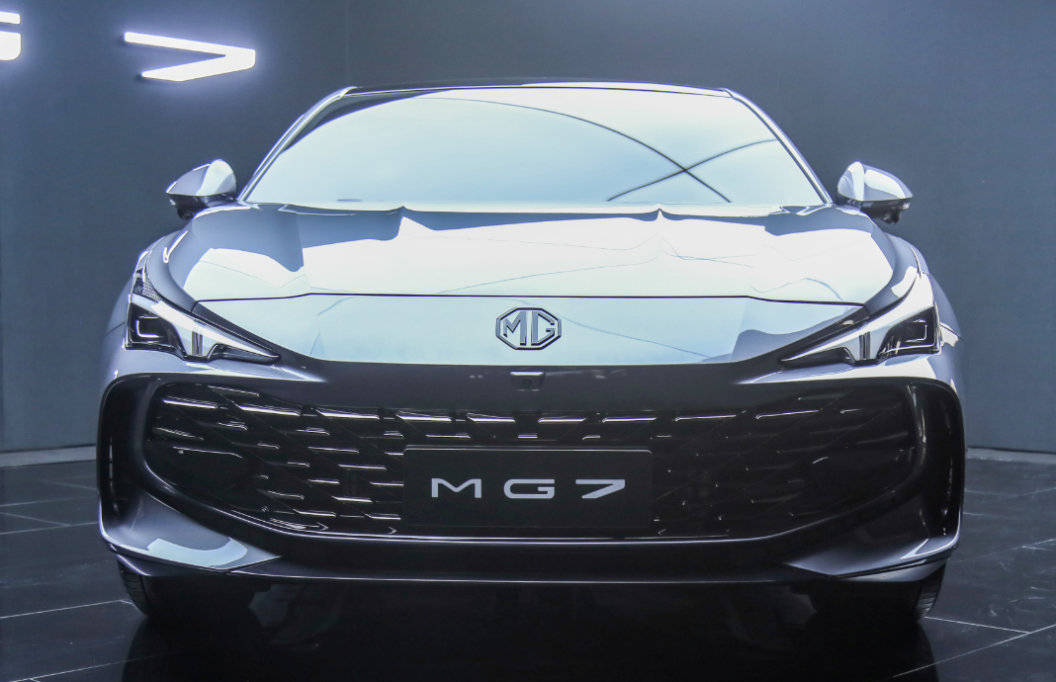 年轻人第一台轿跑不将就！MG7：颜值性能全都要，10.99万起开走_搜狐汽车_搜狐网