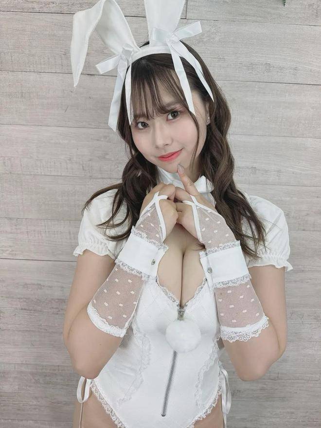 清宫仁爱：日本模特身高172cm，三围数据揭秘！_Toa_宮仁_时尚