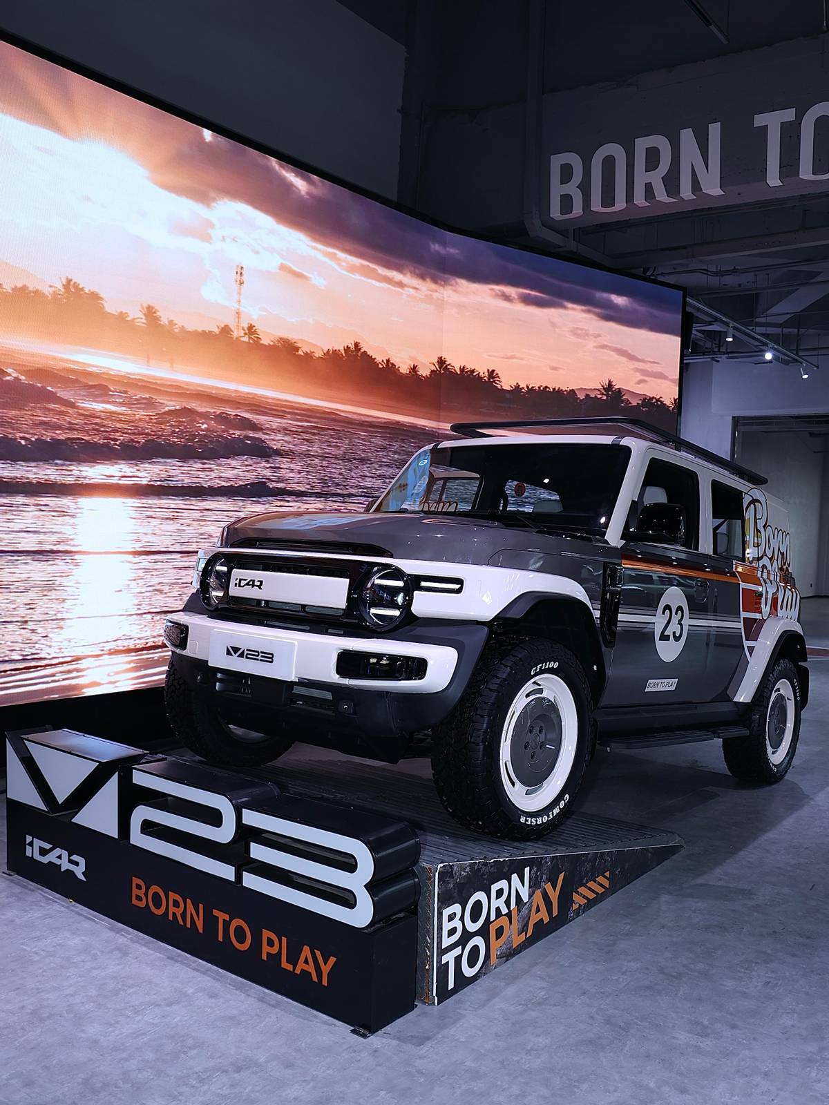 iCAR V23：复古未来主义的纯电SUV，个性化改装新宠！_搜狐汽车_搜狐网