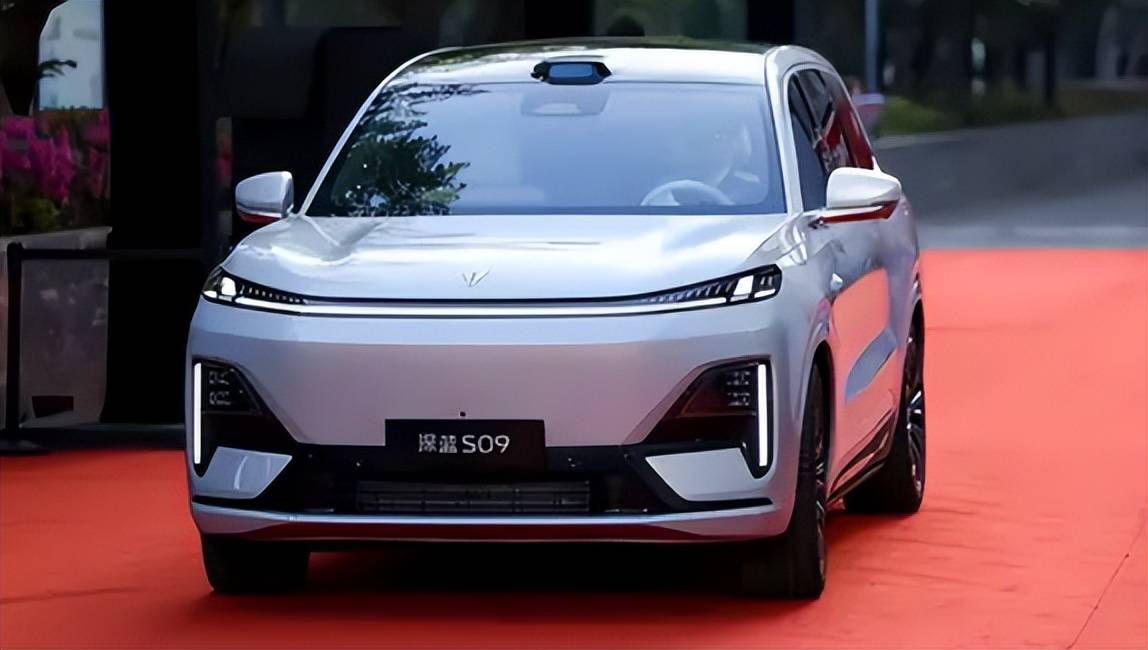 价格相差近一半？深蓝S09尺寸配置对标L9/M9，预售21.49万起_搜狐汽车_搜狐网