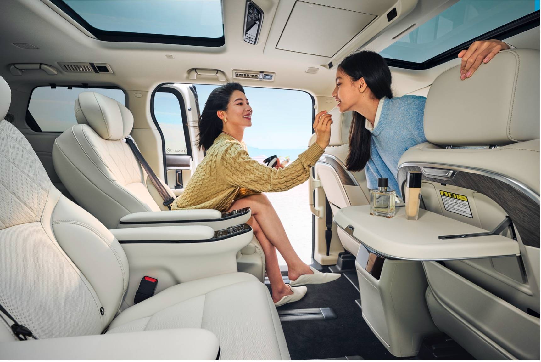 从家庭到商务，2025年三款豪华MPV深度解析_搜狐汽车_搜狐网