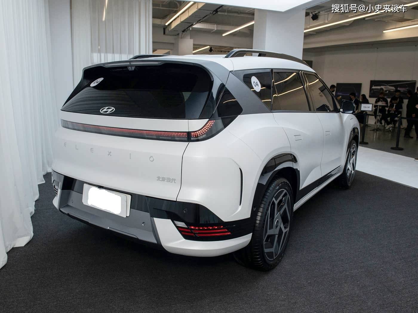 现代首款纯电SUV亮相！或不超13万起，外观炫酷动感，续航超700Km_搜狐汽车_搜狐网