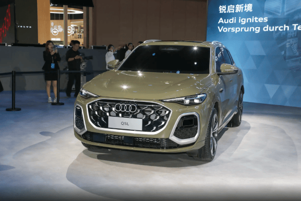 全新奥迪Q5L震撼来袭：第五代EA888+华为乾崑ADS，豪华SUV市场再掀波澜_搜狐汽车_搜狐网