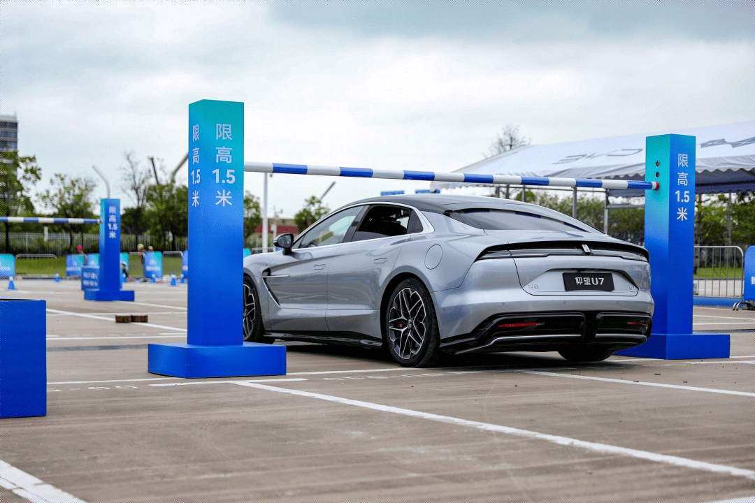 仰望U8、U7两大体验折服TVB群星，“最强神车”名不虚传！_搜狐汽车_搜狐网