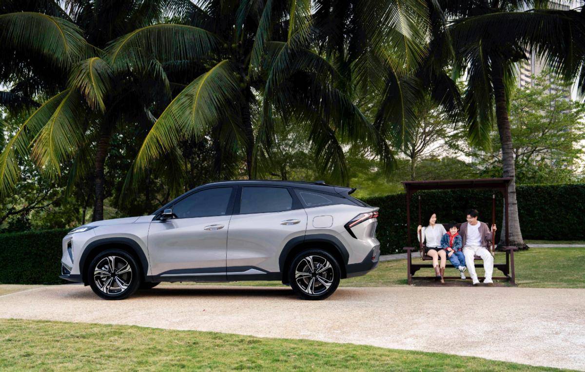 暑期出游神车推荐：吉利银河L7 EM-i以9.98万开启质价比新篇章_搜狐汽车_搜狐网