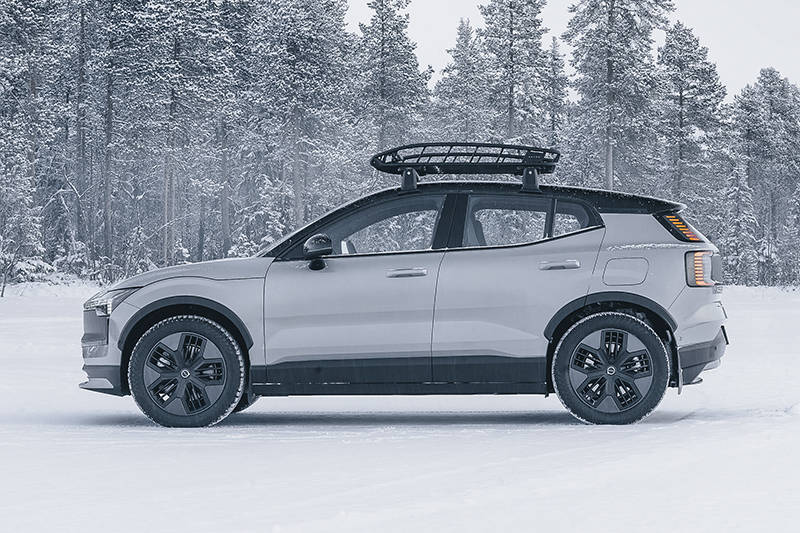 为出行提供更多情绪价值，沃尔沃EX30 CC上市售23.38万元_搜狐汽车_搜狐网