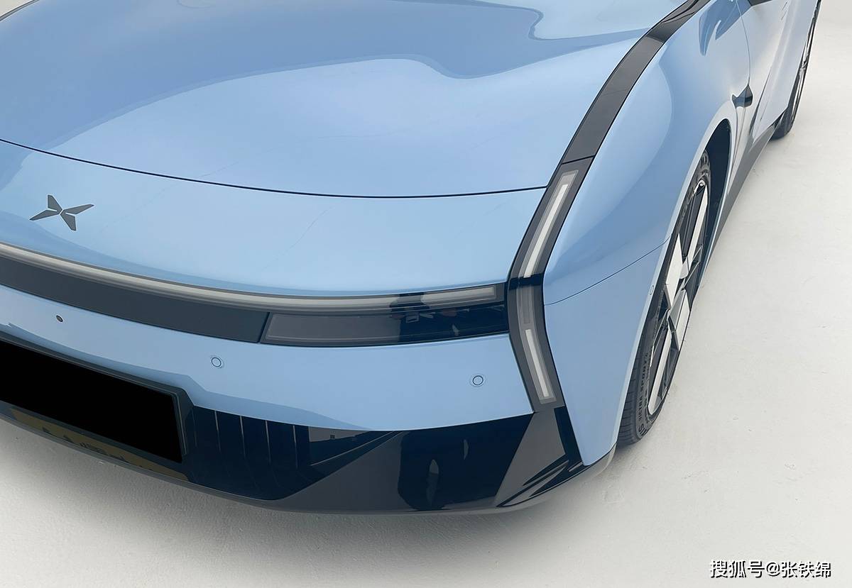 谈不上多漂亮，但足够个性，新款小鹏P7实车亮相，续航可达820km_搜狐汽车_搜狐网