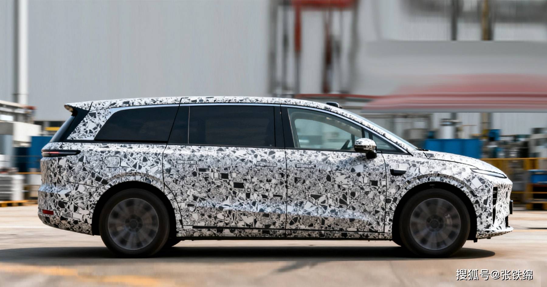 新势力又掀一波MPV潮？鸿蒙智行、蔚来全新MPV谍照曝光_搜狐汽车_搜狐网